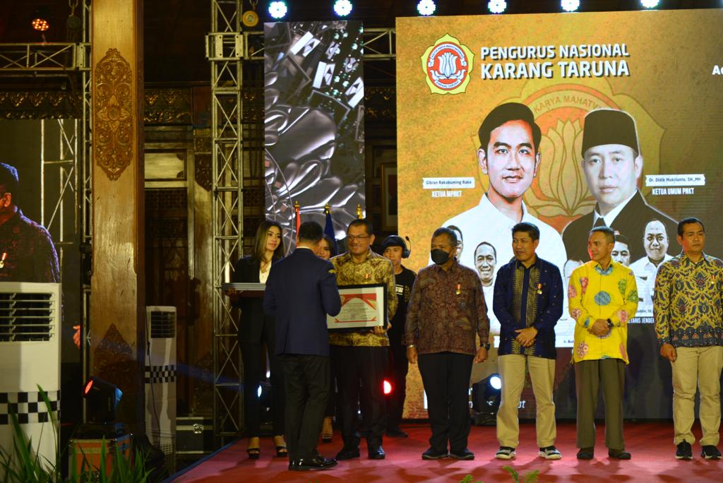 Gubernur Lampung Arinal Djunaidi Terima Satyalancana Aditya Karya ...